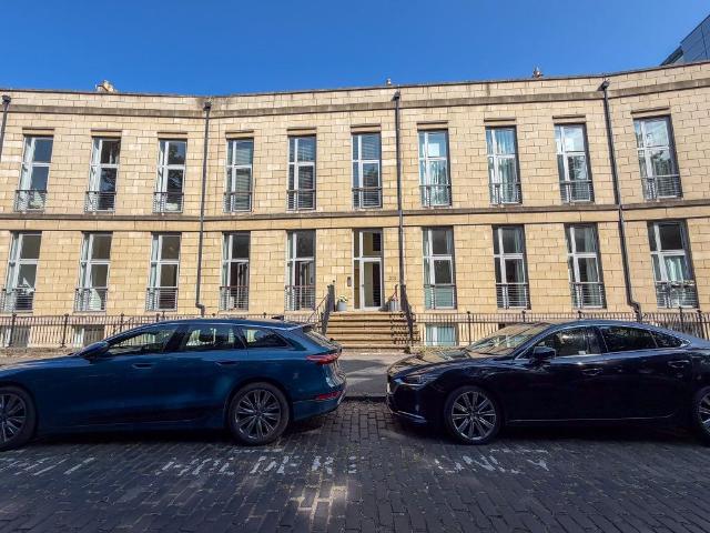 Hopetoun Crescent, Bellevue. 3 bed flat to rent £1,745 pcm £403 pw