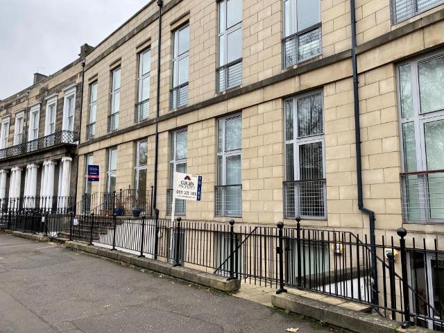 Hopetoun Crescent, Broughton. 3 bed flat to rent £2,310 pcm £533 pw