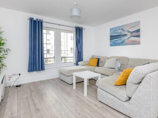 Hopetoun Street, Broughton, Edinburgh EH7, 2 bed flat to rent, £1,750 pcm | PrimeLocation