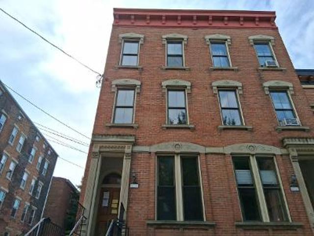 Hopkins St