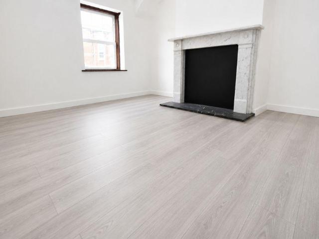 Hoppers Road, Winchmore Hill N21 3 bed house to rent £1,900 pcm £438 pw