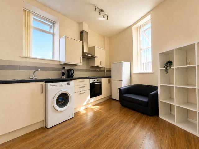 Horton House, Bristol BS2, 2 bed flat to rent, £1,500 pcm | PrimeLocation