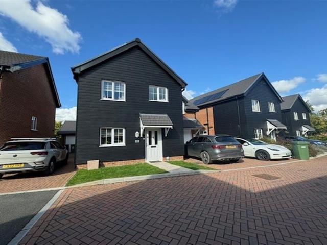Horton Heath, Eastleigh SO50 4 bed detached house to rent £1,950 pcm £450 pw