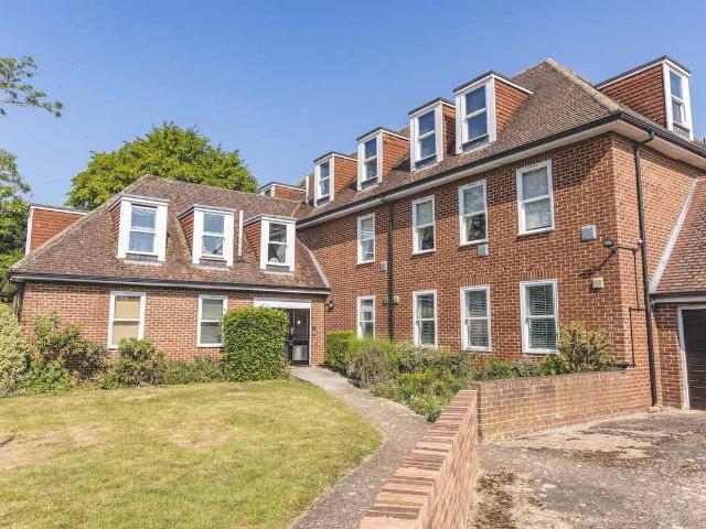 Horton Road, Datchet SL3, 2 bed flat to rent, £1,650 pcm | PrimeLocation