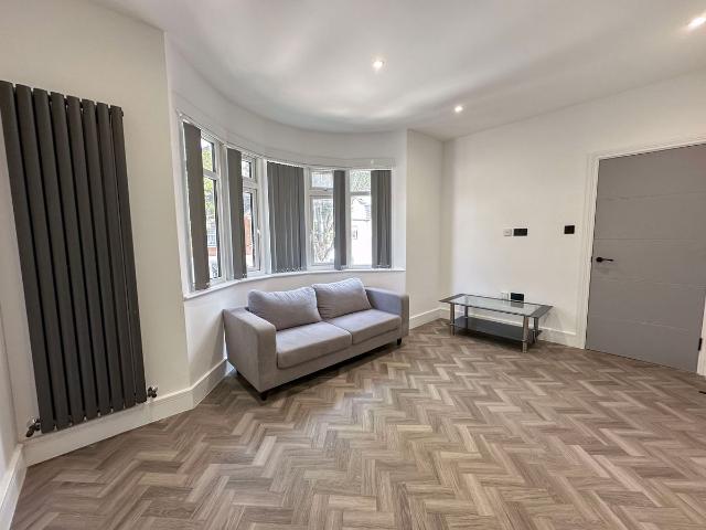 Hortus Road, Southall, Greater London UB2, 2 bed flat to rent, £1,950 pcm | PrimeLocation