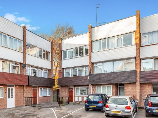 HORWOOD CLOSE, OXFORD,OX3 2 bed apartment to rent £1,800 pcm £415 pw