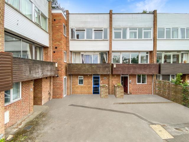 Horwood Close, Oxford OX3, 6 bed shared accommodation to rent, £4,675 pcm | PrimeLocation