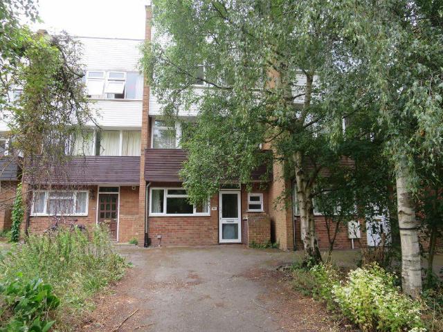 Horwood Close 6 bed house to rent £3,600 pcm £831 pw