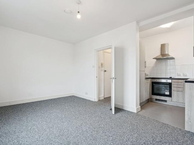 Horbury Crescent, Holland Park W11, Studio to rent, £1,850 pcm | PrimeLocation