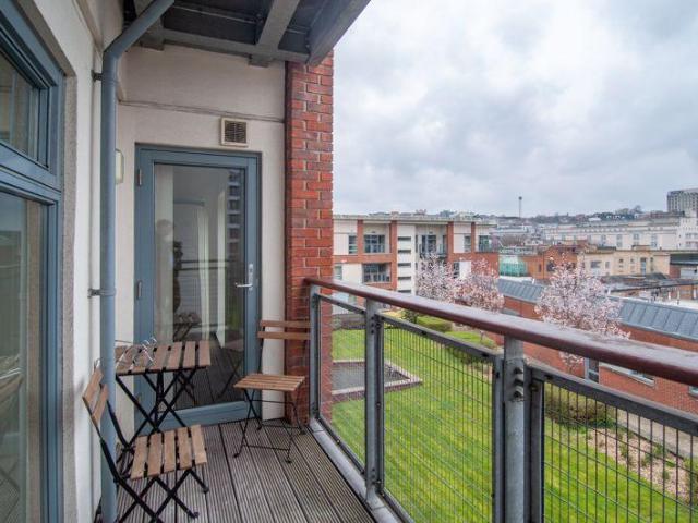 Horizon, Broad Weir, BS1 2 bed apartment to rent £1,750 pcm £404 pw