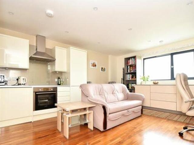 Horizon House, Azalea Drive, 2 Bedroom Flat