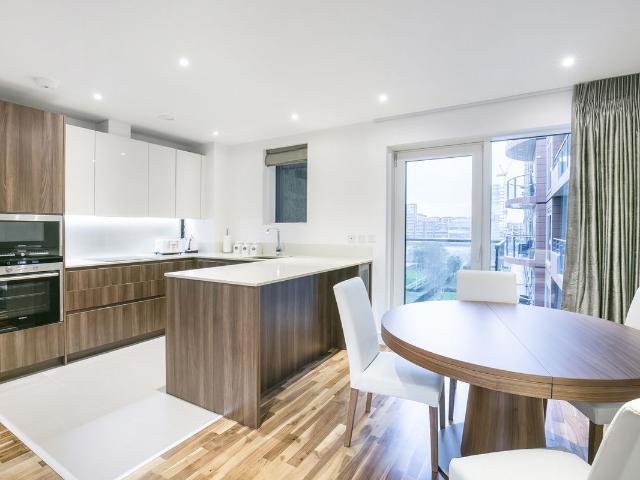 Horizon House, Battersea Reach SW18, 2 bed flat to rent, £3,000 pcm | PrimeLocation