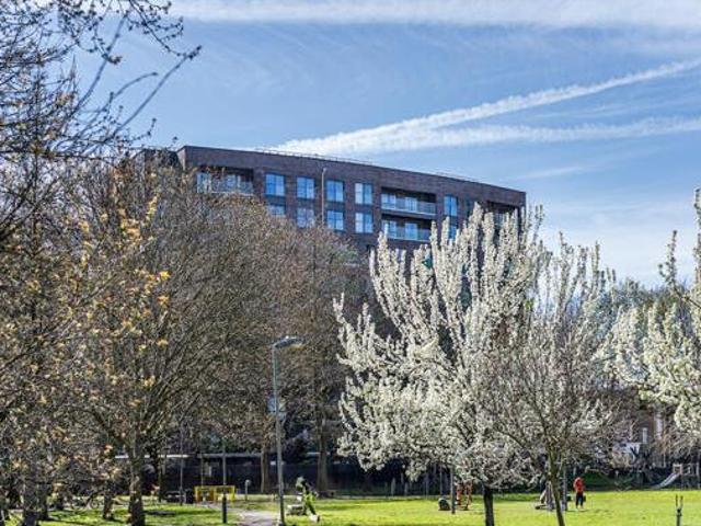 Horizon, Plough Road, 2 Bedroom Flat