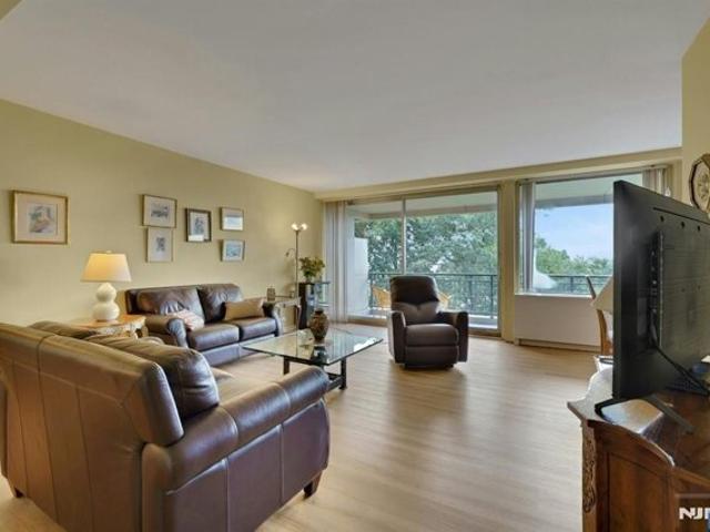 Horizon Rd Apt,fort Lee, Property For Sale