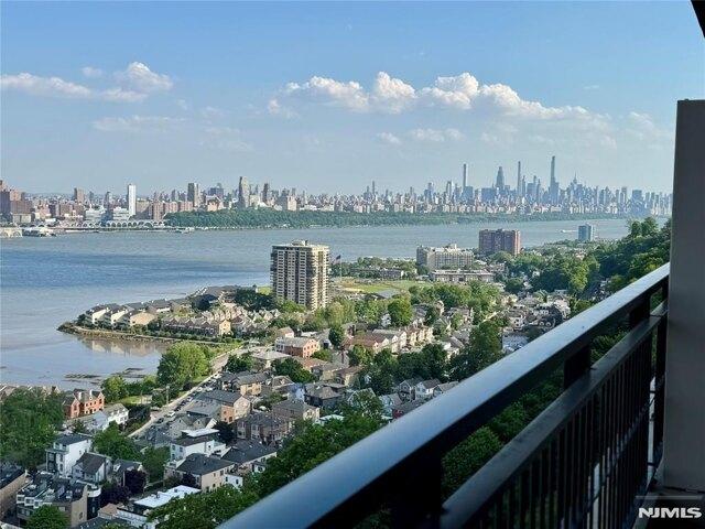 Horizon Rd Apt,fort Lee, Property For Sale