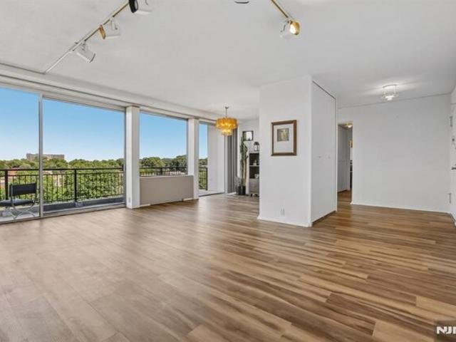 Horizon Rd Apt,fort Lee, Property For Sale