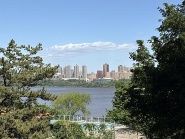 Horizon Rd Apt G, Fort Lee, Condo For Sale