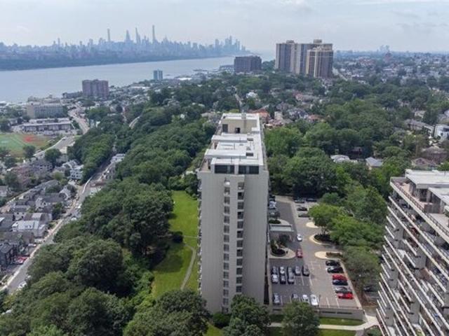 Horizon Rd Apt G, Fort Lee, Property For Sale