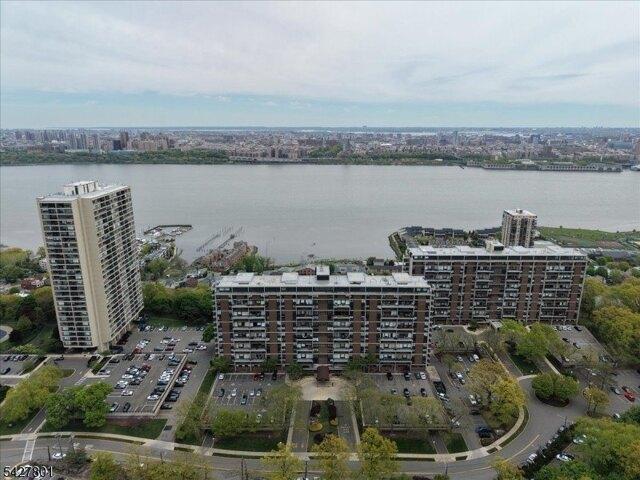 Horizon Rd, Fort Lee, Condo For Sale