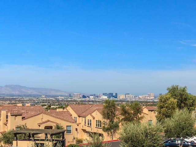 Horizon Ridge Park 2 Bedroom Apartment for Rent at 2575 West Horizon Ridge Parkway, Henderson, NV 89052 MacDonald Ranch