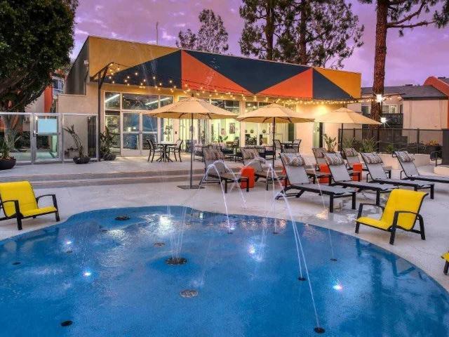 Horizon 2 Bedroom Apartment for Rent at 2414 N Tustin Ave, Santa Ana, CA 92705 Cabrillo Park