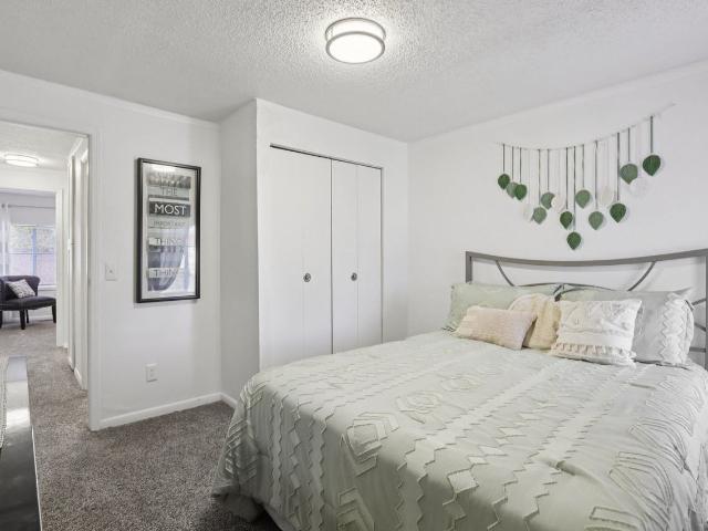 Horizons Apartments 4 Bedroom Apartment for Rent at 4955 Red Horizon Blvd, Indianapolis, IN 46221 Mars Hill