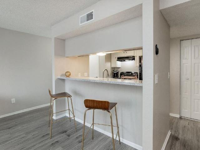 Horizons East 1 Bedroom Apartment for Rent at 505 N Rock Rd, Wichita, KS 67206