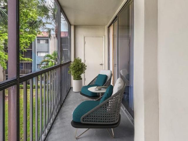 Horizons North 1 Bedroom Apartment for Rent at 665 Ives Dairy Rd, Ives Estates, FL 33179 California Club