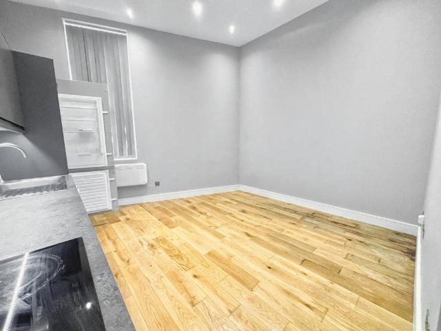 Horley, Surrey, RH6 1 bed apartment to rent £1,150 pcm £265 pw