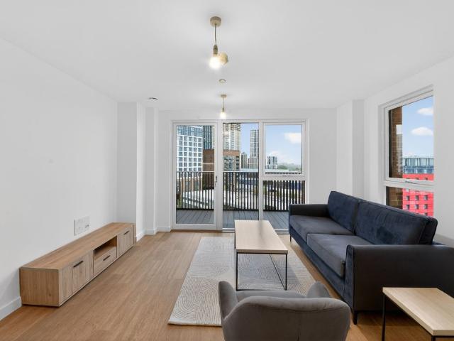 Horn Lane, London W3, 2 bed flat to rent, £2,750 pcm | PrimeLocation