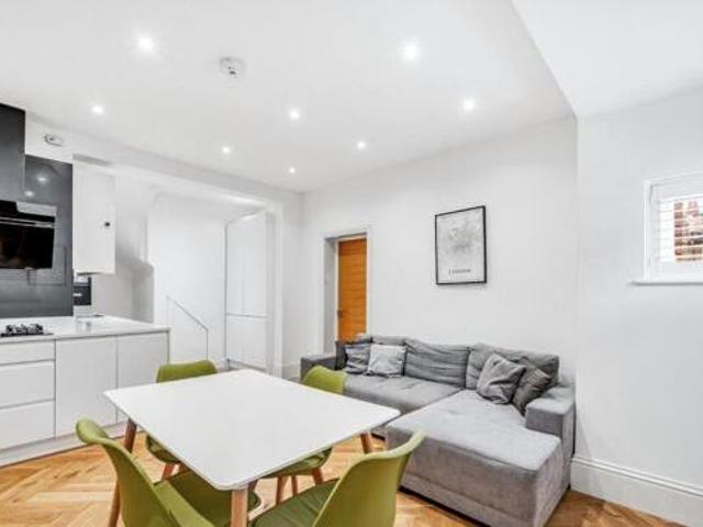 Horn Lane, West Acton, 3 Bedroom Flat