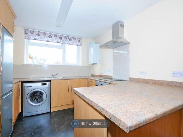 Horncastle Road, London SE12, 3 bed flat to rent, £2,100 pcm | PrimeLocation
