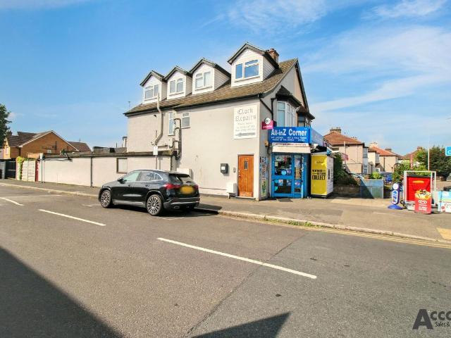 Hornchurch Road, Hornchurch RM12, 1 bed flat to rent, £1,200 pcm | PrimeLocation