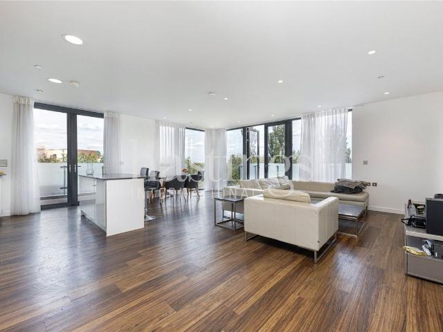 Hornbeam House, 22 Quebec Way, London SE16, 3 bed flat to rent, £4,334 pcm | PrimeLocation