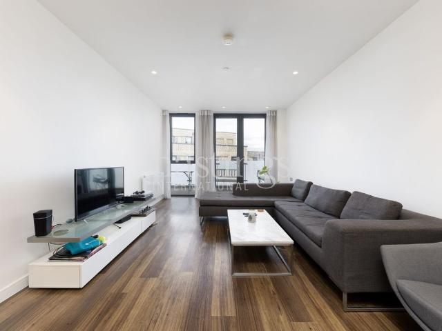 Hornbeam House, 22 Quebec Way, London SE16, 3 bed flat to rent, £3,683 pcm | PrimeLocation