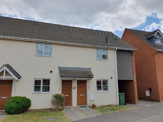 Horne Road, Thatcham 2 bed maisonette to rent £1,325 pcm £306 pw