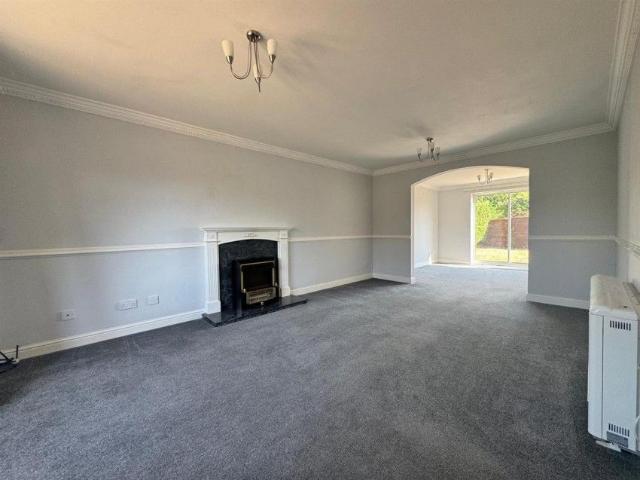 Horner Avenue, Huby