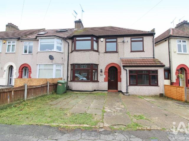 Hornford Way, Romford RM7, 4 bed semi detached house to rent, £2,600 pcm | PrimeLocation
