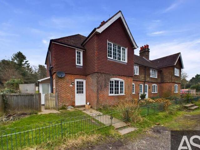Horns Corner, Catsfield, 3 Bedroom End