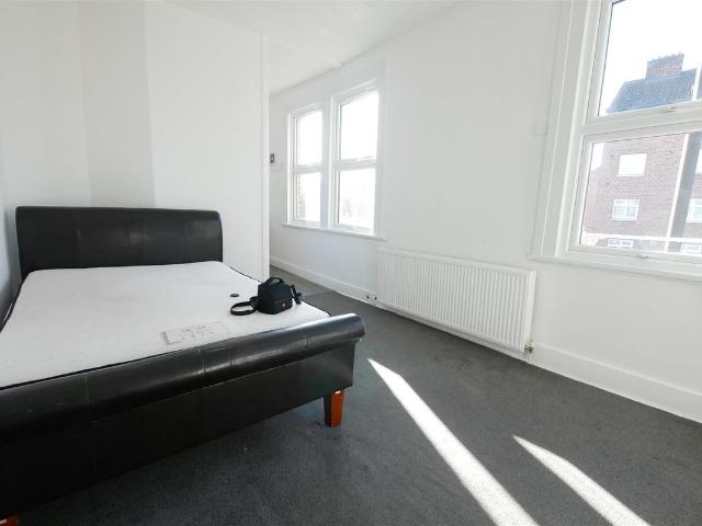 Hornsey Chambers, Clapton E5, Studio to rent, £1,500 pcm | PrimeLocation