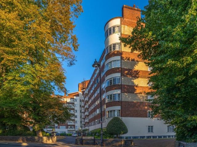 Northwood Hall, Hornsey Lane, N6 2 bed apartment to rent £2,193 pcm £506 pw