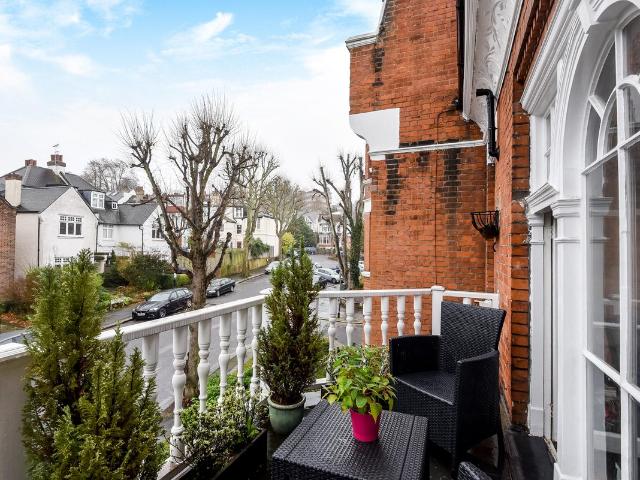 Hornsey Lane Gardens, Highgate N6, 1 bed flat to rent, £2,100 pcm | PrimeLocation