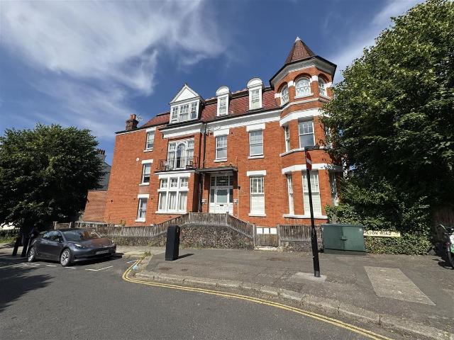 Hornsey Lane Gardens, Highgate N6, 1 bed flat to rent, £2,200 pcm | PrimeLocation