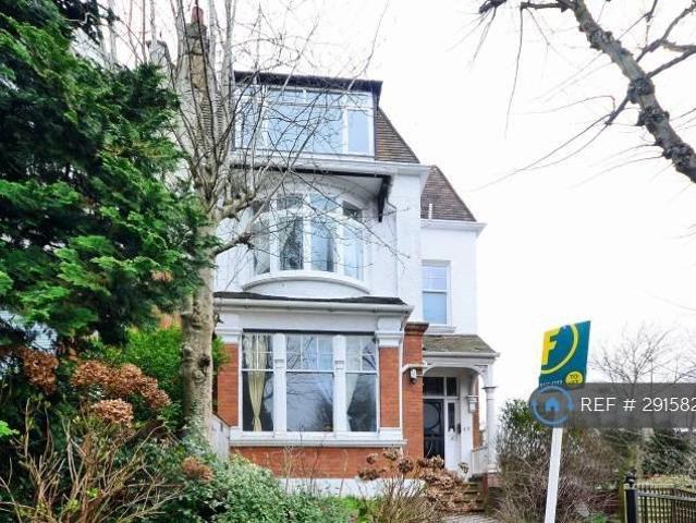 Hornsey Lane Gardens, London, N6 2 bed flat to rent £2,995 pcm £691 pw