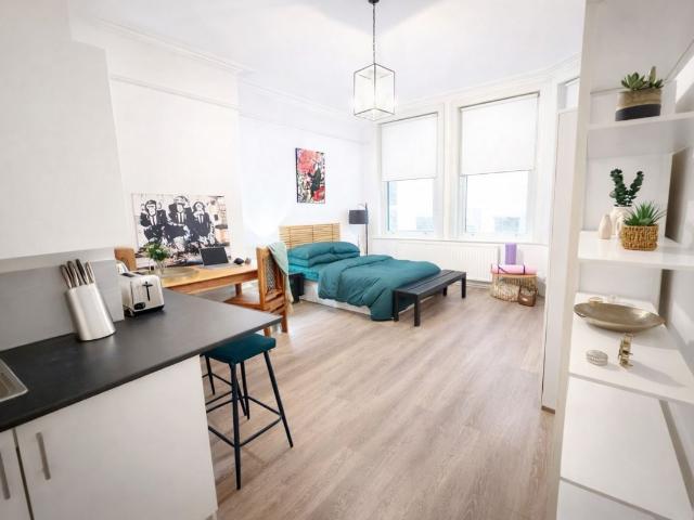 Hornsey Lane, Highgate, London, London N6, 3 bed flat to rent, £3,000 pcm | PrimeLocation