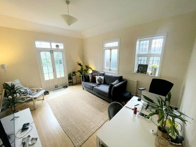 Hornsey Lane, Highgate N6, 1 bed flat to rent, £1,800 pcm | PrimeLocation