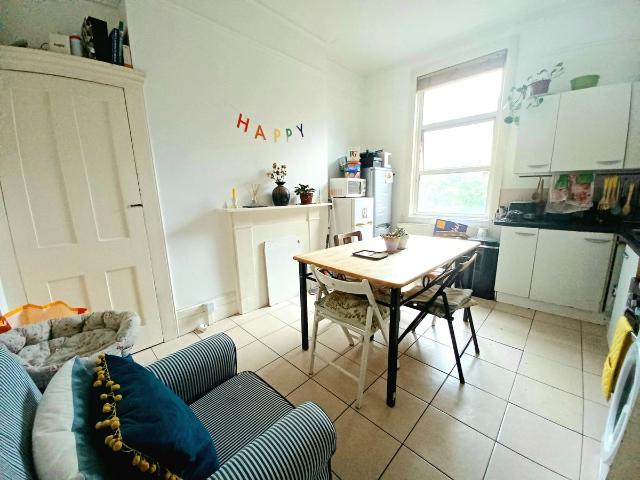 Hornsey Road, Holloway N7, 4 bed flat to rent, £3,950 pcm | PrimeLocation