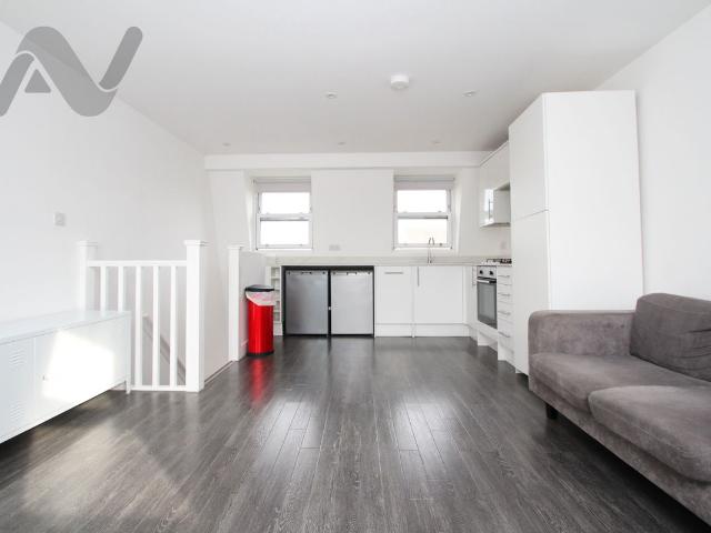 Hornsey Road, London N19, 2 bed flat to rent, £2,200 pcm | PrimeLocation