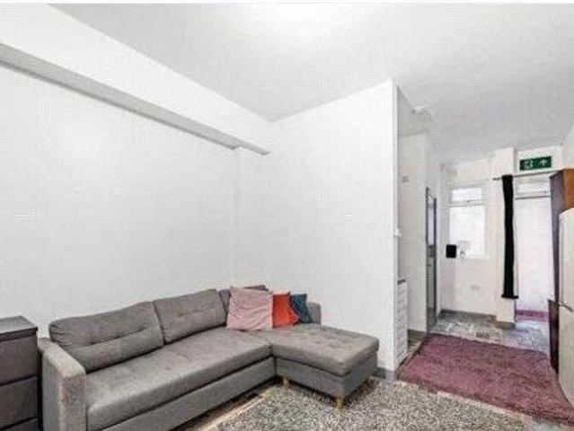 Hornsey Road, London, Studio Apartment For