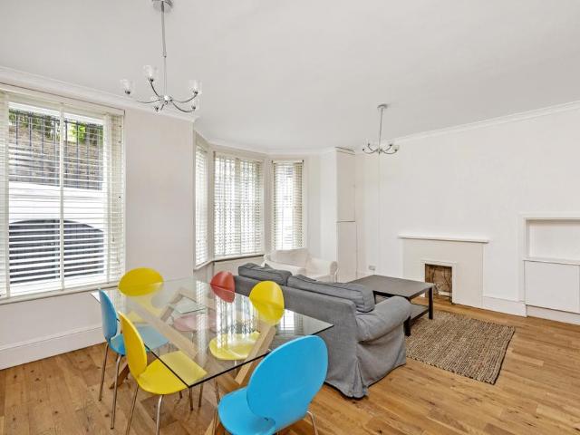 Hornton Street, Kensington, London, W8 1 bed flat to rent £2,700 pcm £623 pw